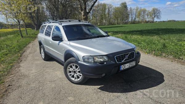Pelēks Volvo XC70 2005 Talsi, ar dzinēja tilpumu 2.40 L un nobraukumu 484 tūkst. km par 3200 €, foto 1 vietnē AUTOMOTO.COM.LV