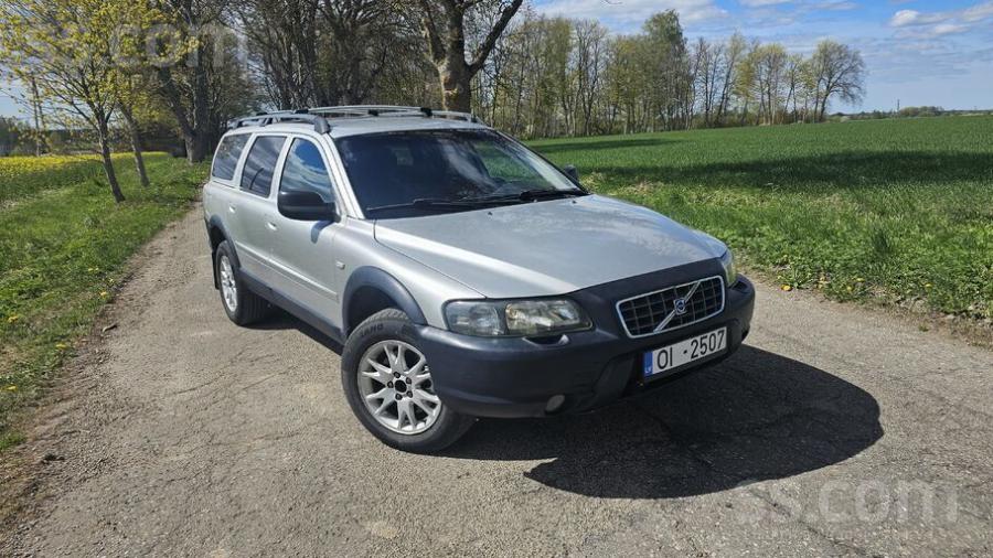 Pelēks Volvo XC70 2005 Talsi, ar dzinēja tilpumu 2.40 L un nobraukumu 484 tūkst. km par 3200 €, foto 1 vietnē AUTOMOTO.COM.LV