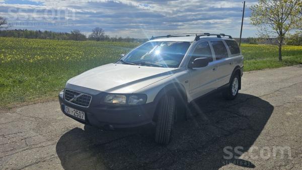 Pelēks Volvo XC70 2005 Talsi, ar dzinēja tilpumu 2.40 L un nobraukumu 484 tūkst. km par 3200 €, foto 2 vietnē AUTOMOTO.COM.LV