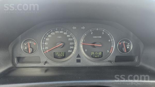Pelēks Volvo XC70 2005 Talsi, ar dzinēja tilpumu 2.40 L un nobraukumu 484 tūkst. km par 3200 €, foto 7 vietnē AUTOMOTO.COM.LV