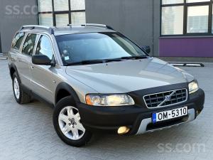 Pelēks Volvo XC70 2005 Rīga, ar dzinēja tilpumu 2.40 L un nobraukumu 332 tūkst. km par 4500 €, foto  vietnē AUTOMOTO.COM.LV