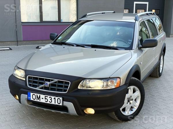 Grey Volvo XC70 2005 in Riga, with an engine capacity of 2.40 L and mileage of 332 thousand km for 4500 €, photo 2 on AUTOMOTO.COM.LV
