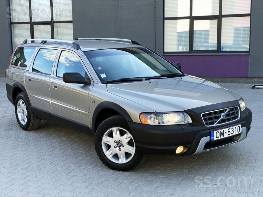 Серый Вольво ХС70 2005 в Рига, объемом двигателя 2.40 л и пробегом 332 тыс. км за 4500 €, фото 4 на AUTOMOTO.COM.LV