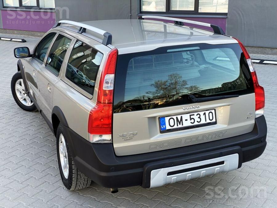 Серый Вольво ХС70 2005 в Рига, объемом двигателя 2.40 л и пробегом 332 тыс. км за 4500 €, фото 9 на AUTOMOTO.COM.LV
