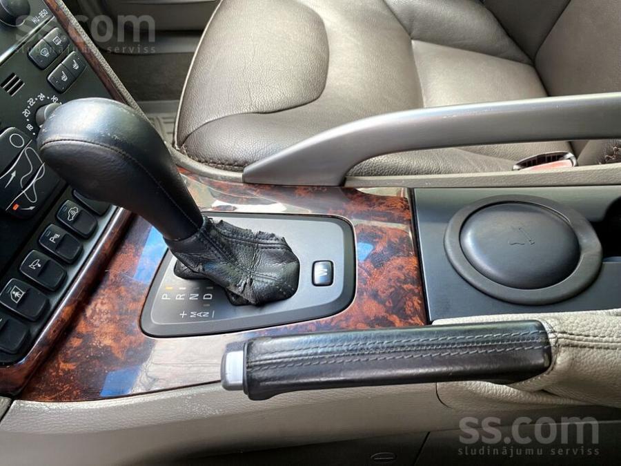 Серый Вольво ХС70 2005 в Рига, объемом двигателя 2.40 л и пробегом 332 тыс. км за 4500 €, фото 21 на AUTOMOTO.COM.LV