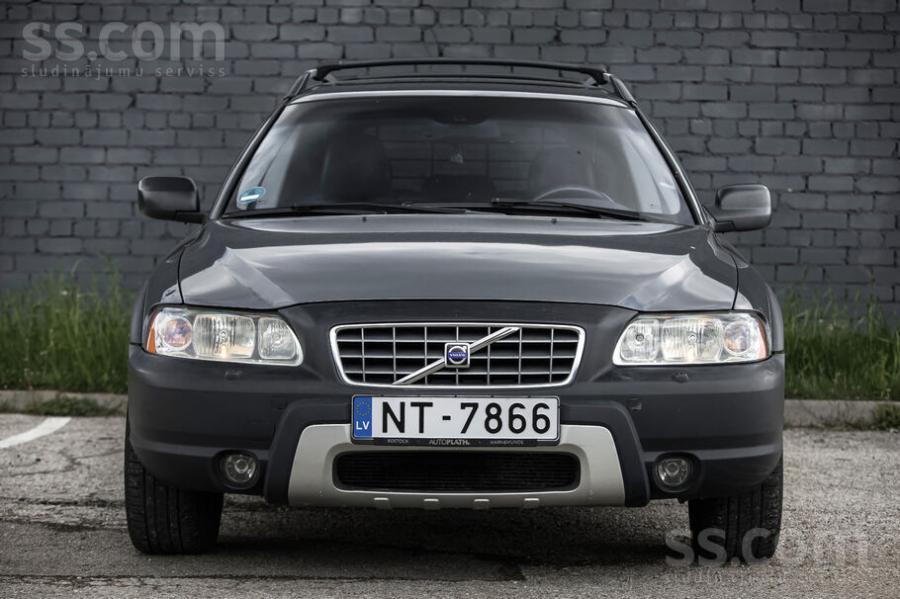 Grey Volvo XC70 2005 in Tukums, with an engine capacity of 2.40 L and mileage of 0 thousand km for 4200 €, photo 5 on AUTOMOTO.COM.LV
