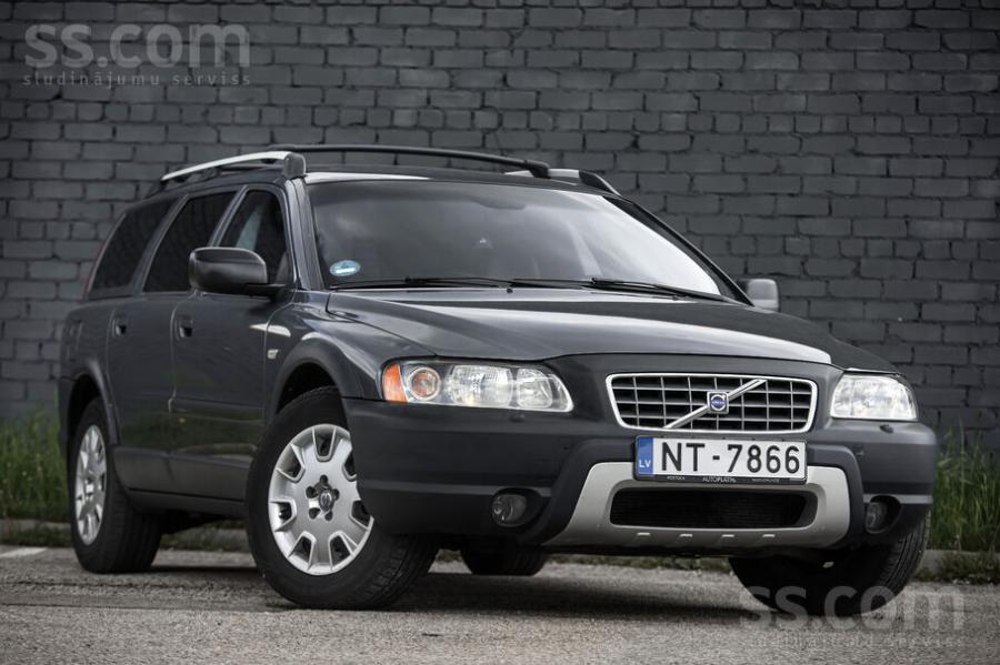Grey Volvo XC70 2005 in Tukums, with an engine capacity of 2.40 L and mileage of 0 thousand km for 4200 €, photo 6 on AUTOMOTO.COM.LV