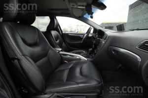Grey Volvo XC70 2005 in Tukums, with an engine capacity of 2.40 L and mileage of 0 thousand km for 4200 €, photo 10 on AUTOMOTO.COM.LV