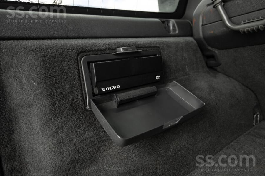 Grey Volvo XC70 2005 in Tukums, with an engine capacity of 2.40 L and mileage of 0 thousand km for 4200 €, photo 24 on AUTOMOTO.COM.LV