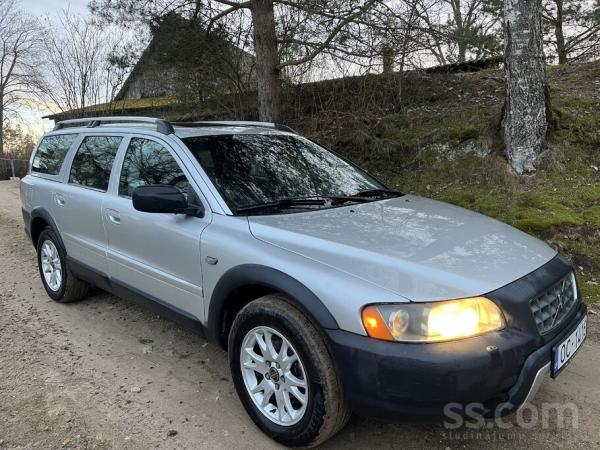 Pelēks Volvo XC70 2005 Tukums, ar dzinēja tilpumu 2.40 L un nobraukumu 0 tūkst. km par 4150 €, foto 1 vietnē AUTOMOTO.COM.LV