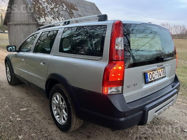 Grey Volvo XC70 2005 in Tukums, with an engine capacity of 2.40 L and mileage of 0 thousand km for 4150 €, photo 4 on AUTOMOTO.COM.LV