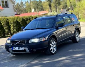 Grey Volvo XC70 2005 in Riga, with an engine capacity of 2.40 L and mileage of 274 thousand km for 4590 €, photo  on AUTOMOTO.COM.LV