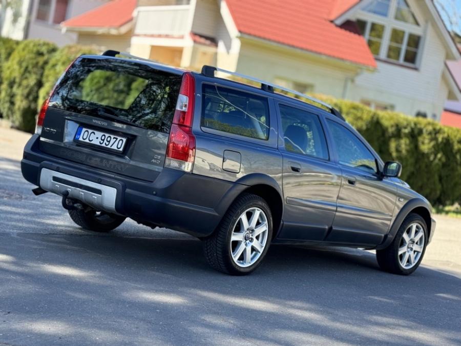 Grey Volvo XC70 2005 in Riga, with an engine capacity of 2.40 L and mileage of 274 thousand km for 4590 €, photo 26 on AUTOMOTO.COM.LV