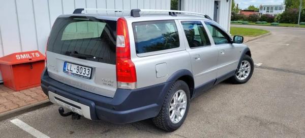 Grey Volvo XC70 2005 in Riga, with an engine capacity of 2.40 L and mileage of 353 thousand km for 3990 €, photo 3 on AUTOMOTO.COM.LV
