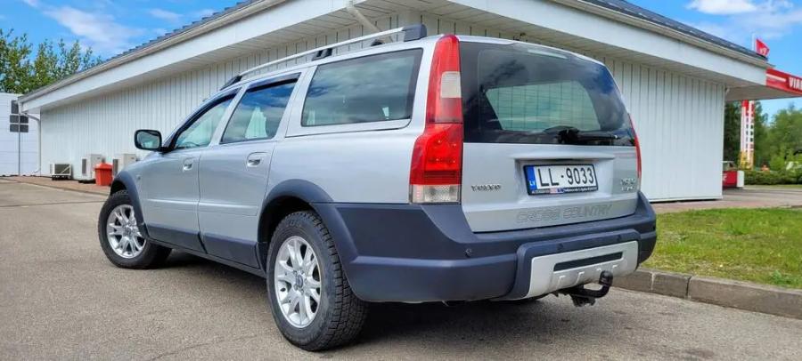 Pelēks Volvo XC70 2005 Rīga, ar dzinēja tilpumu 2.40 L un nobraukumu 353 tūkst. km par 3990 €, foto 6 vietnē AUTOMOTO.COM.LV
