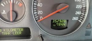 Pelēks Volvo XC70 2005 Rīga, ar dzinēja tilpumu 2.40 L un nobraukumu 353 tūkst. km par 3990 €, foto 11 vietnē AUTOMOTO.COM.LV