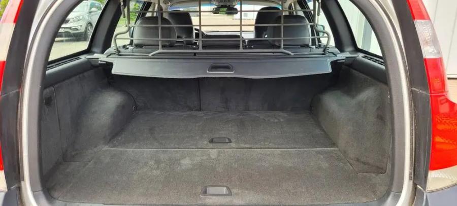 Pelēks Volvo XC70 2005 Rīga, ar dzinēja tilpumu 2.40 L un nobraukumu 353 tūkst. km par 3990 €, foto 15 vietnē AUTOMOTO.COM.LV