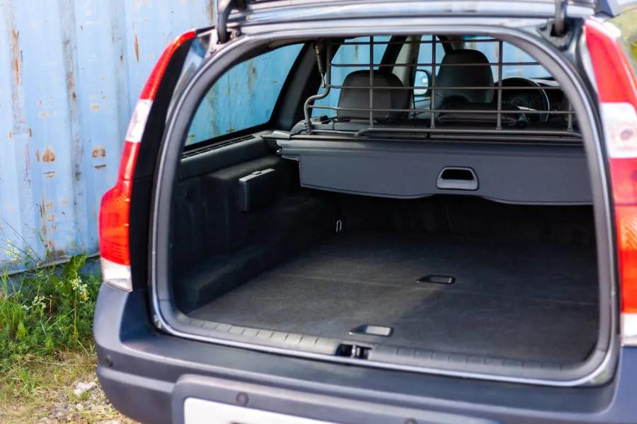 Pelēks Volvo XC70 2005 Rīga, ar dzinēja tilpumu 2.50 L un nobraukumu 260 tūkst. km par 5490 €, foto 11 vietnē AUTOMOTO.COM.LV