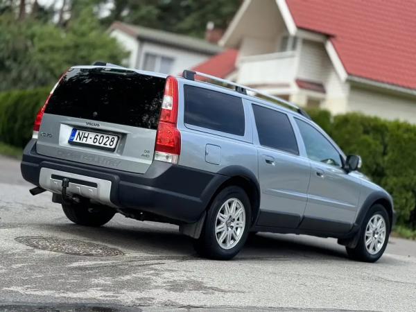 Pelēks Volvo XC70 2005 Jūrmala, ar dzinēja tilpumu 2.40 L un nobraukumu 450 tūkst. km par 3490 €, foto 4 vietnē AUTOMOTO.COM.LV