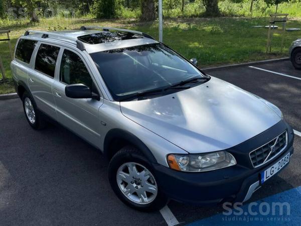 Grey Volvo XC70 2005 in Riga, with an engine capacity of 2.40 L and mileage of 445 thousand km for 3450 €, photo 2 on AUTOMOTO.COM.LV