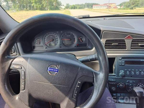 Pelēks Volvo XC70 2005 Rīga, ar dzinēja tilpumu 2.40 L un nobraukumu 306 tūkst. km par 2850 €, foto 1 vietnē AUTOMOTO.COM.LV