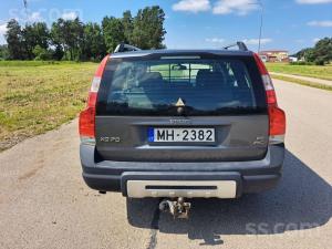 Grey Volvo XC70 2005 in Riga, with an engine capacity of 2.40 L and mileage of 306 thousand km for 2850 €, photo 4 on AUTOMOTO.COM.LV
