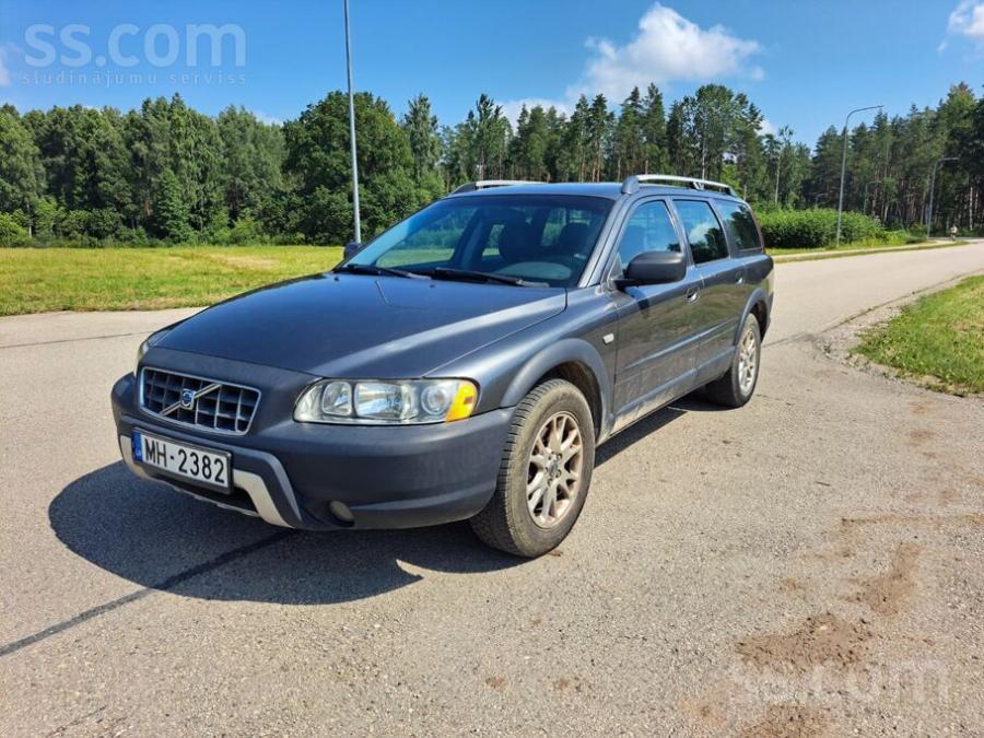 Grey Volvo XC70 2005 in Riga, with an engine capacity of 2.40 L and mileage of 306 thousand km for 2850 €, photo 6 on AUTOMOTO.COM.LV