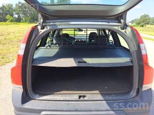 Grey Volvo XC70 2005 in Riga, with an engine capacity of 2.40 L and mileage of 306 thousand km for 2850 €, photo 13 on AUTOMOTO.COM.LV