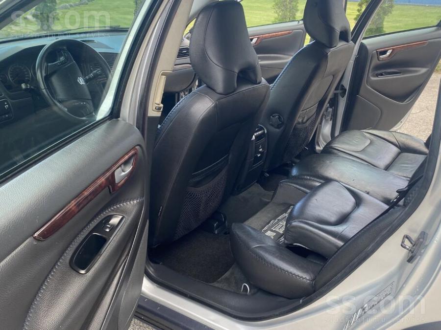 Pelēks Volvo XC70 2005 Rīga, ar dzinēja tilpumu 2.40 L un nobraukumu 349 tūkst. km par 4350 €, foto 13 vietnē AUTOMOTO.COM.LV