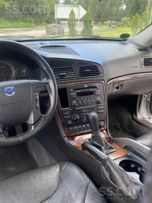 Pelēks Volvo XC70 2005 Rīga, ar dzinēja tilpumu 2.40 L un nobraukumu 349 tūkst. km par 4350 €, foto 16 vietnē AUTOMOTO.COM.LV