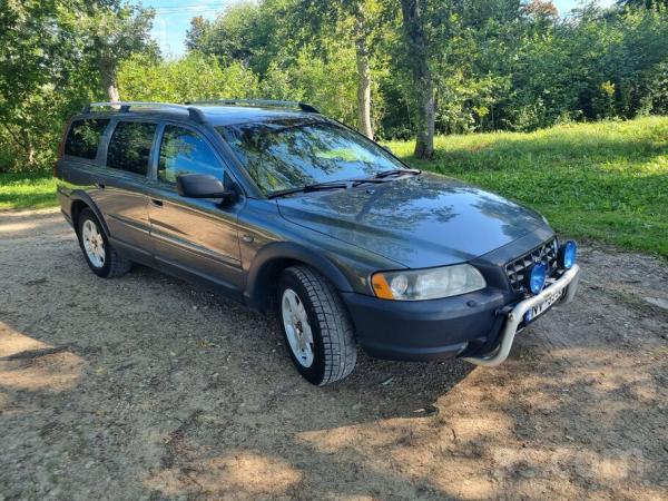 Grey Volvo XC70 2005 in Balvi, with an engine capacity of 2.40 L and mileage of 401 thousand km for 3300 €, photo 5 on AUTOMOTO.COM.LV