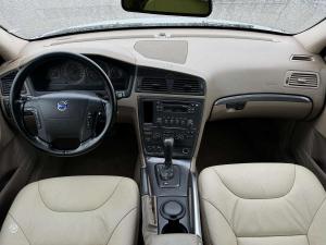 Pelēks Volvo XC70 2005 Viļņa, ar dzinēja tilpumu 2.40 L un nobraukumu 334 tūkst. km par 2990 €, foto 3 vietnē AUTOMOTO.COM.LV