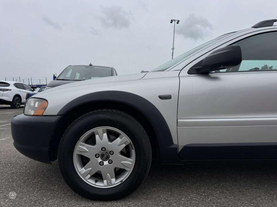 Pelēks Volvo XC70 2005 Viļņa, ar dzinēja tilpumu 2.40 L un nobraukumu 334 tūkst. km par 2990 €, foto 13 vietnē AUTOMOTO.COM.LV