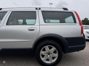 Pelēks Volvo XC70 2005 Viļņa, ar dzinēja tilpumu 2.40 L un nobraukumu 334 tūkst. km par 2990 €, foto 14 vietnē AUTOMOTO.COM.LV