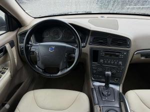 Pelēks Volvo XC70 2005 Viļņa, ar dzinēja tilpumu 2.40 L un nobraukumu 334 tūkst. km par 2990 €, foto 23 vietnē AUTOMOTO.COM.LV