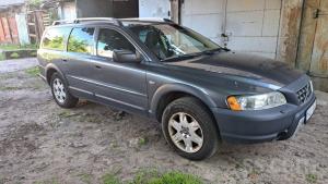 Pelēks Volvo XC70 2005 Rīga, ar dzinēja tilpumu 2.40 L un nobraukumu 435 tūkst. km par 3100 €, foto  vietnē AUTOMOTO.COM.LV