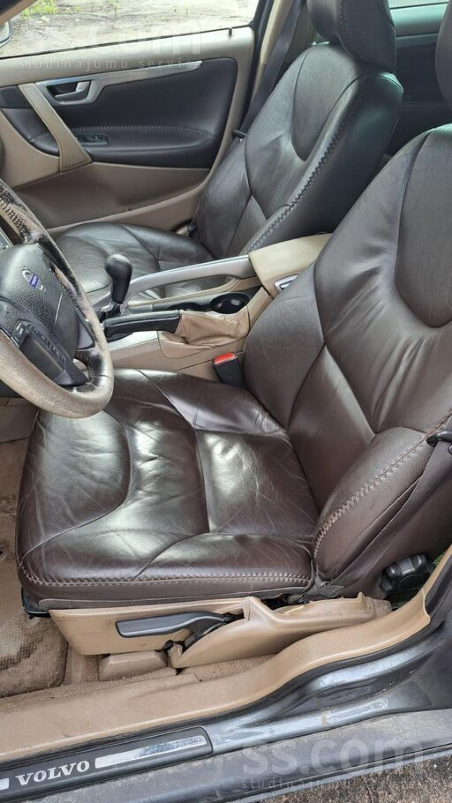 Pelēks Volvo XC70 2005 Rīga, ar dzinēja tilpumu 2.40 L un nobraukumu 435 tūkst. km par 3100 €, foto 9 vietnē AUTOMOTO.COM.LV
