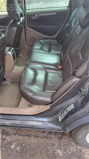 Pelēks Volvo XC70 2005 Rīga, ar dzinēja tilpumu 2.40 L un nobraukumu 435 tūkst. km par 3100 €, foto 10 vietnē AUTOMOTO.COM.LV
