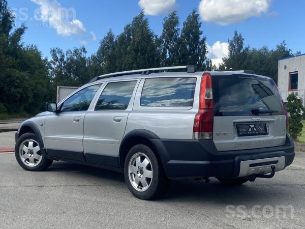Серый Вольво ХС70 2005 в Рига, объемом двигателя 2.40 л и пробегом 349 тыс. км за 4150 €, фото 9 на AUTOMOTO.COM.LV