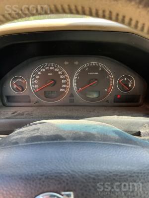 Pelēks Volvo XC70 2005 Limbaži, ar dzinēja tilpumu 2.40 L un nobraukumu 438 tūkst. km par 1900 €, foto 5 vietnē AUTOMOTO.COM.LV