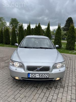 Pelēks Volvo XC70 2005 Ogre, ar dzinēja tilpumu 2.40 L un nobraukumu 318 tūkst. km par 2499 €, foto 6 vietnē AUTOMOTO.COM.LV