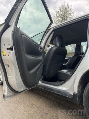Pelēks Volvo XC70 2005 Ogre, ar dzinēja tilpumu 2.40 L un nobraukumu 318 tūkst. km par 2499 €, foto 13 vietnē AUTOMOTO.COM.LV