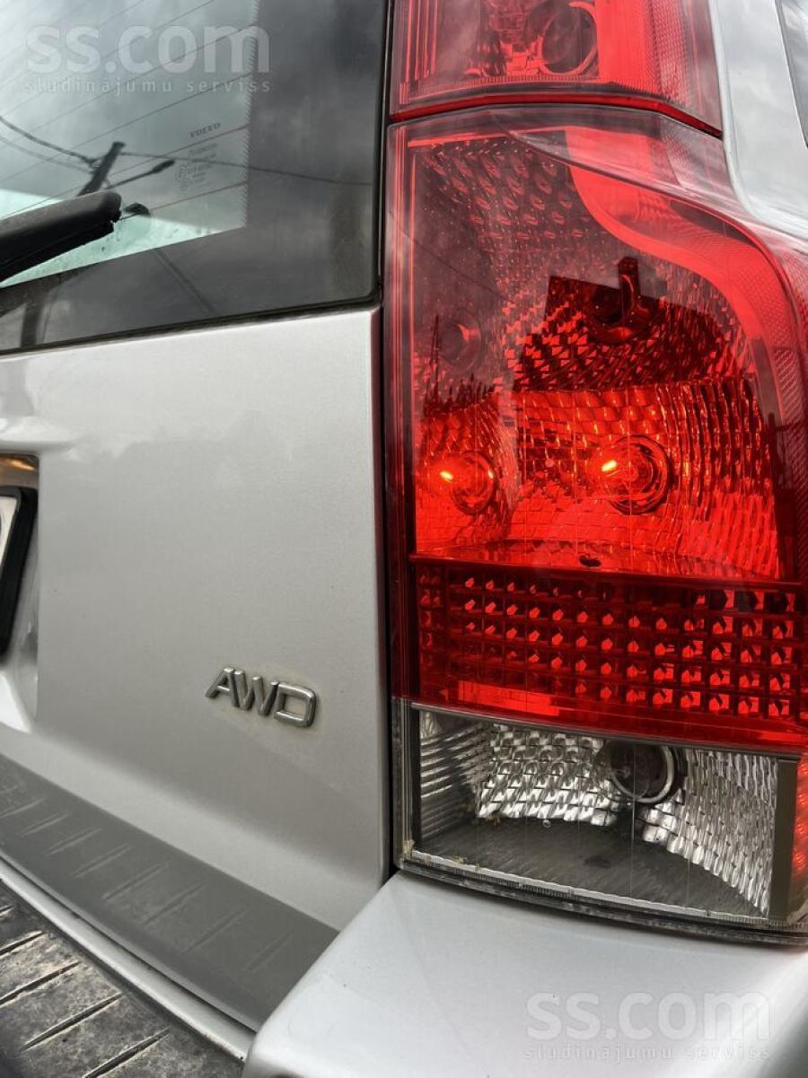 Pelēks Volvo XC70 2005 Ogre, ar dzinēja tilpumu 2.40 L un nobraukumu 318 tūkst. km par 2499 €, foto 15 vietnē AUTOMOTO.COM.LV