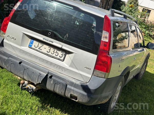 Серый Вольво ХС70 2005 в Добеле, объемом двигателя 2.40 л и пробегом 0 тыс. км за 1999 €, фото 5 на AUTOMOTO.COM.LV