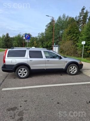 Pelēks Volvo XC70 2005 Jēkabpils, ar dzinēja tilpumu 2.40 L un nobraukumu 352 tūkst. km par 3200 €, foto  vietnē AUTOMOTO.COM.LV