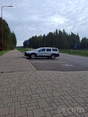 Pelēks Volvo XC70 2005 Jēkabpils, ar dzinēja tilpumu 2.40 L un nobraukumu 352 tūkst. km par 3200 €, foto 3 vietnē AUTOMOTO.COM.LV