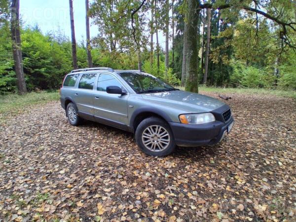 Volvo XC70 2005 in Dobele on AUTOMOTO.COM.LV Grey Volvo XC70 2005 in Dobele, with an engine capacity of 2.50 L and mileage of 427 thousand km for 1400 €, photo 3 on AUTOMOTO.COM.LV