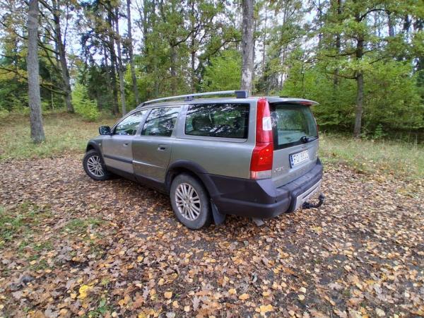 Volvo XC70 2005 in Dobele on AUTOMOTO.COM.LV Grey Volvo XC70 2005 in Dobele, with an engine capacity of 2.50 L and mileage of 427 thousand km for 1400 €, photo 5 on AUTOMOTO.COM.LV