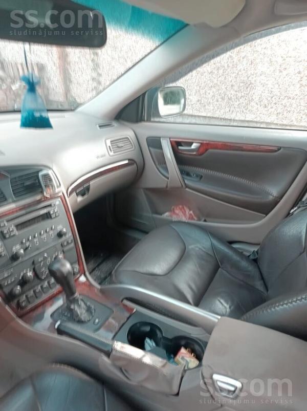 Pelēks Volvo XC70 2005 Rēzekne, ar dzinēja tilpumu 2.40 L un nobraukumu 411 tūkst. km par 3000 €, foto 7 vietnē AUTOMOTO.COM.LV