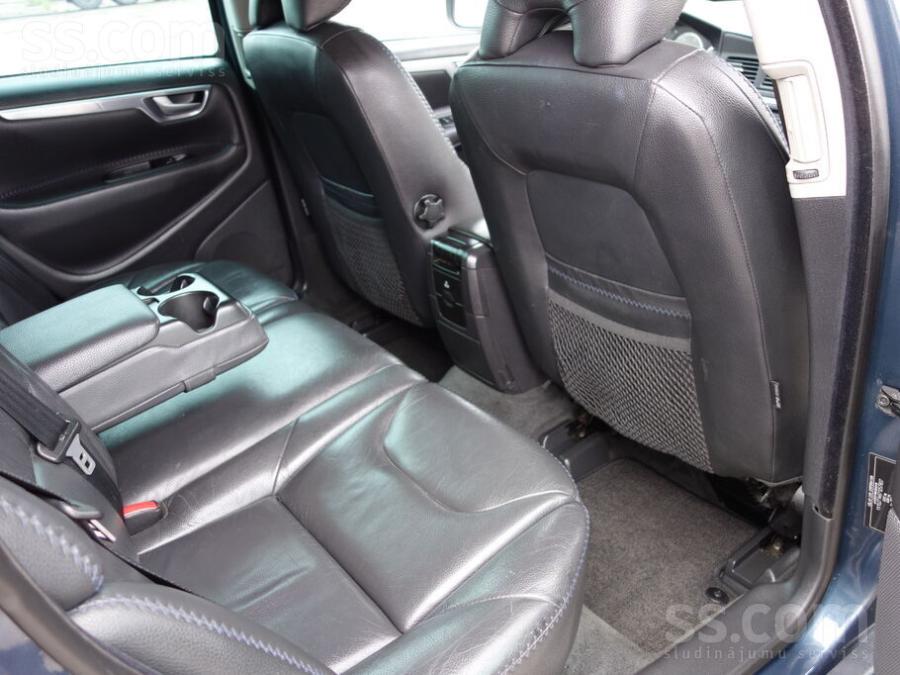 Pelēks Volvo XC70 2006 Rīga, ar dzinēja tilpumu 2.40 L un nobraukumu 0 tūkst. km par 4450 €, foto 19 vietnē AUTOMOTO.COM.LV